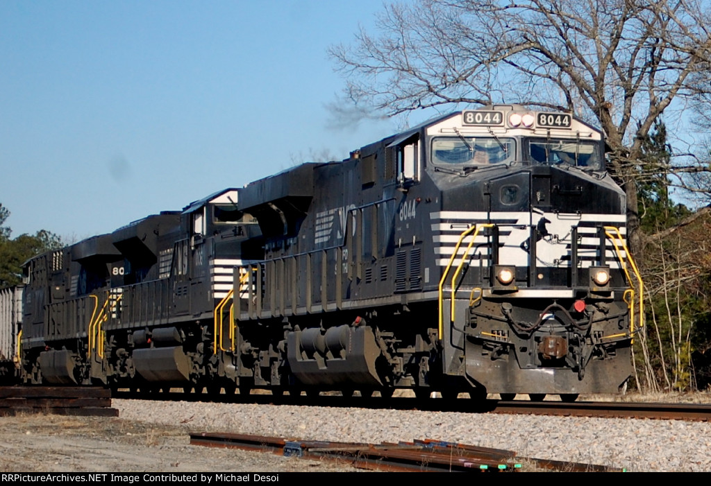 NS ES-44AC #8044 leads an eastbound coal train off Bell Rd.